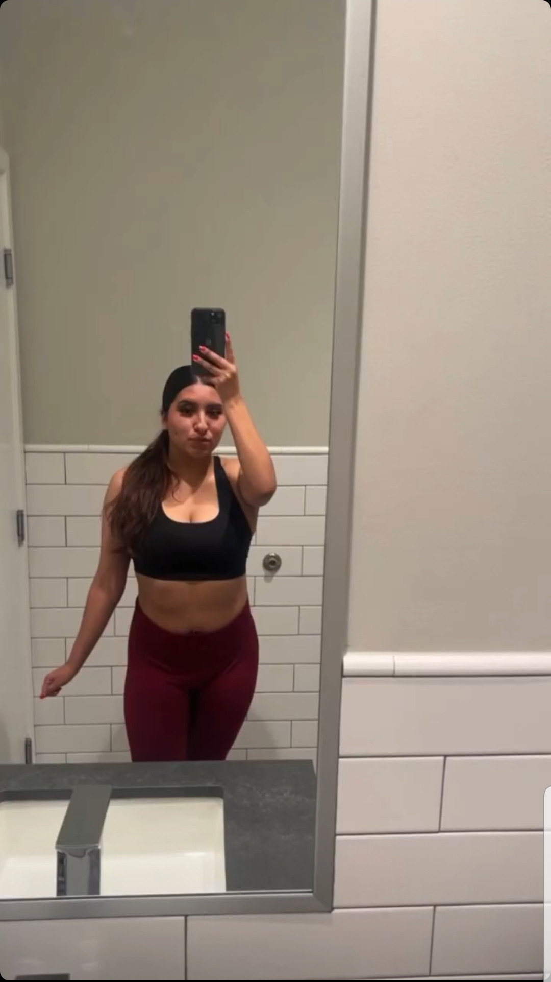 Do I look nice? Would you help me with my workout if you could? | Scrolller