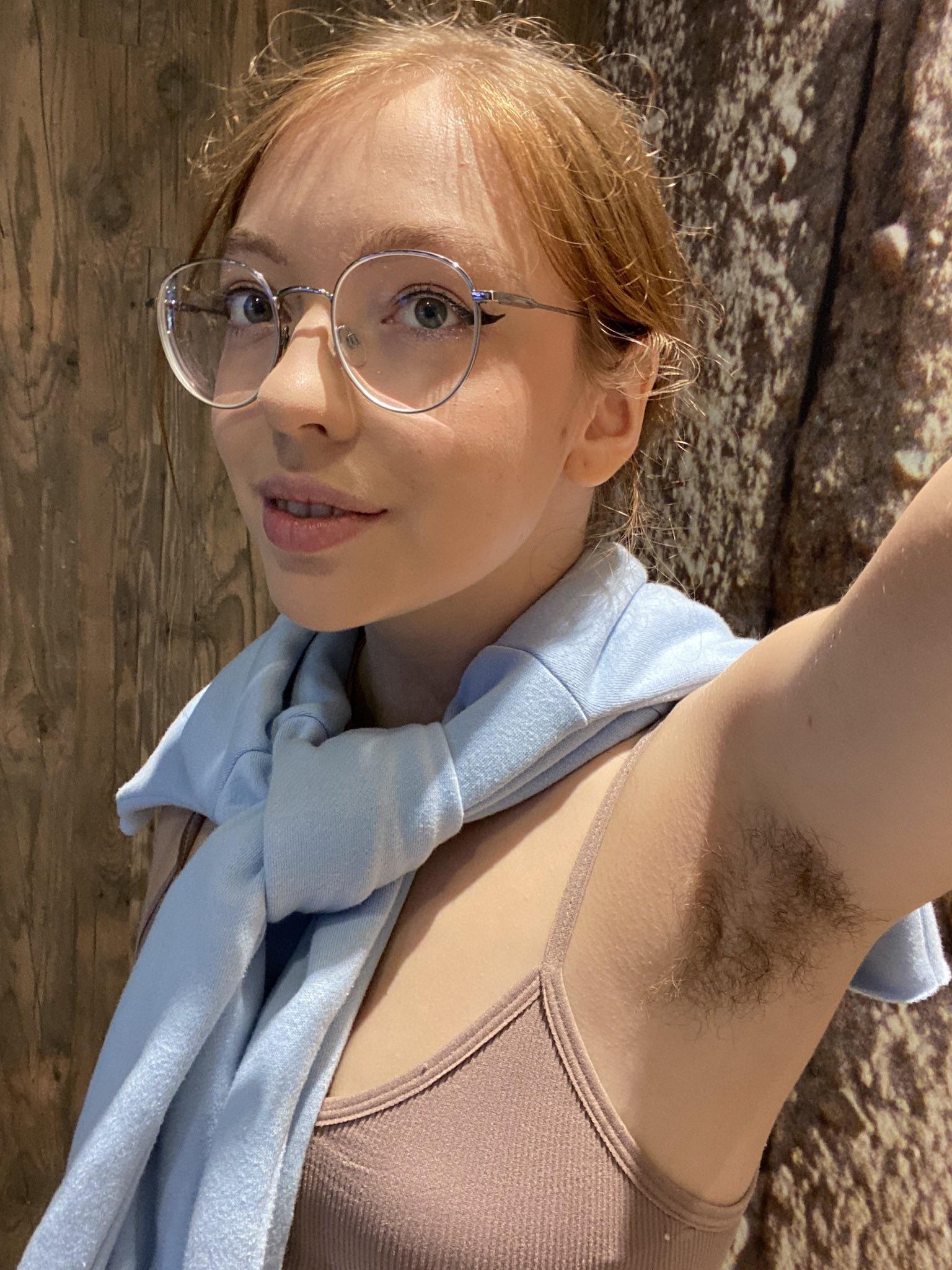 Do you like girls with glasses ? | Scrolller