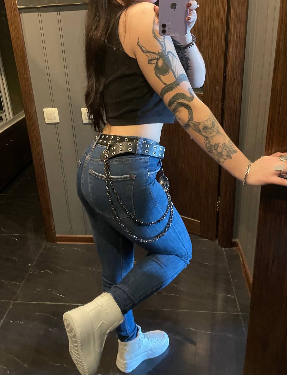 Do You Like My Look Scrolller