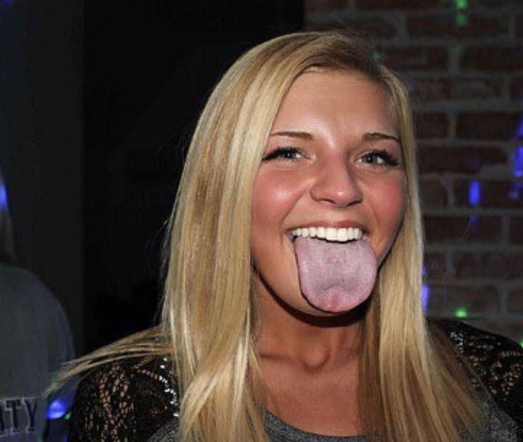 Do You Like Wide Tongue Scrolller 
