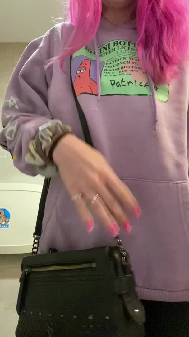 Do you want to be my coworker? | Scrolller