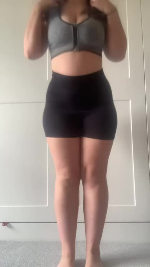 Do you want to be my workout buddy? | Scrolller