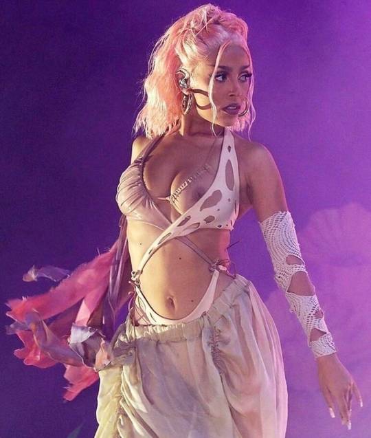 Doja Cats Nip | Scrolller