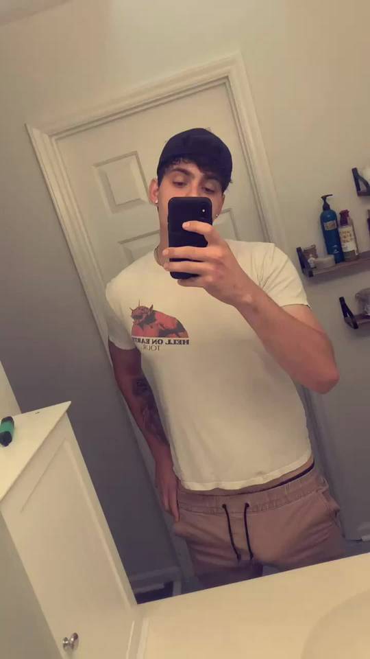 Don’t let this flop; pun intended | Scrolller