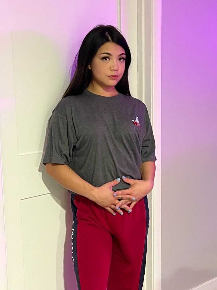 Don't worry I'll be gentle | Scrolller