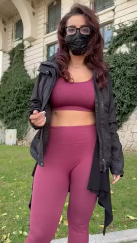 Early morning flashing in front of a fancy hotel😅 [GIF] | Scrolller