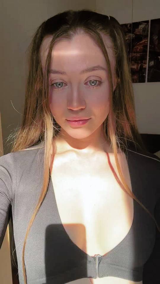 Eat me like a strawberry | Scrolller