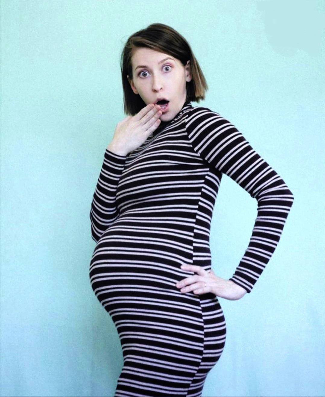 Eden Sher pregnant with twins | Scrolller