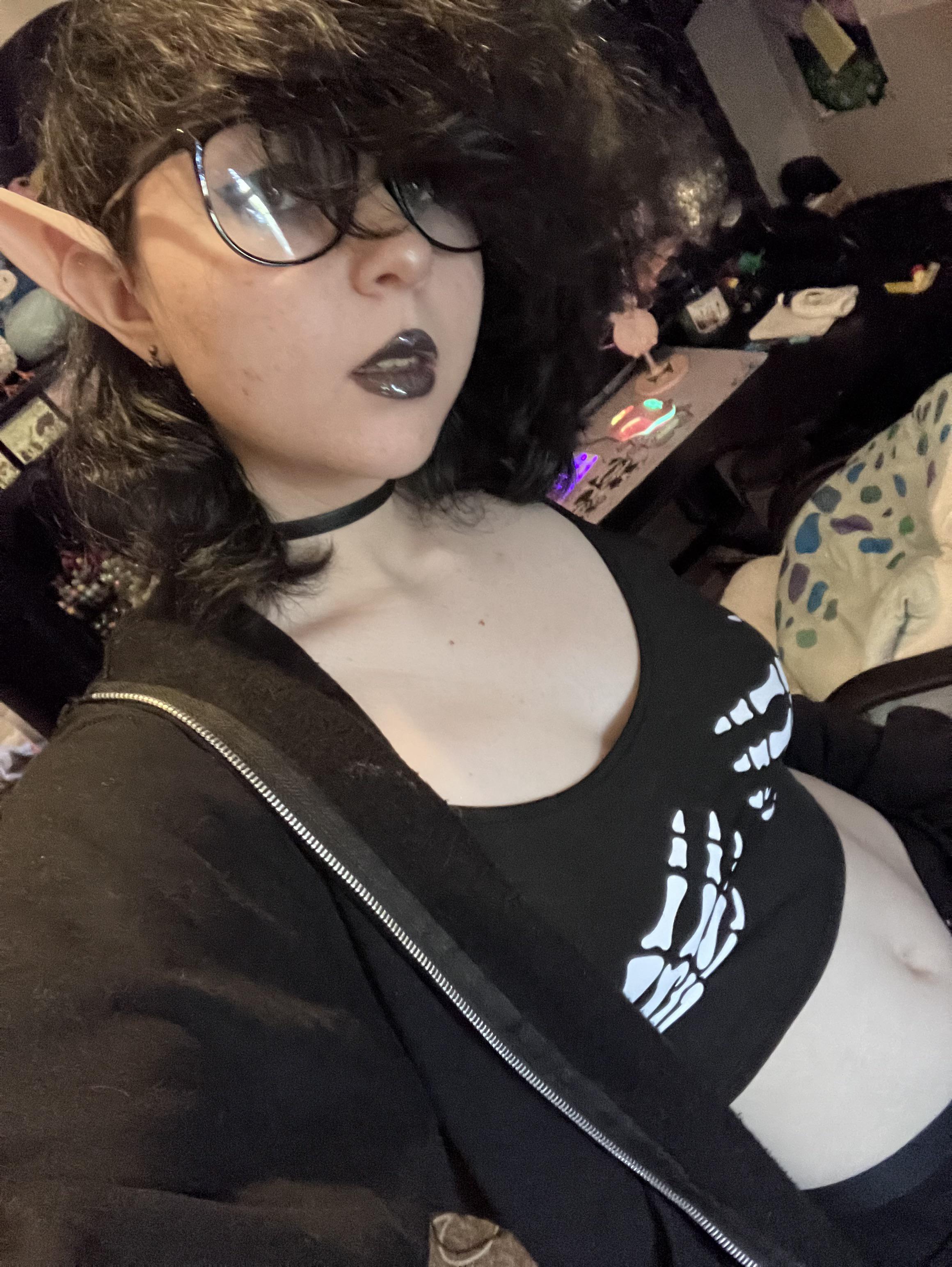 Elf ears :3 | Scrolller