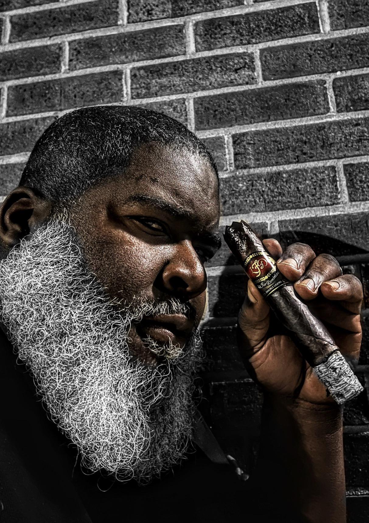 Ending my night with the almighty La Flor Dominicana DL-700 Maduro, nothing else measures up to ...