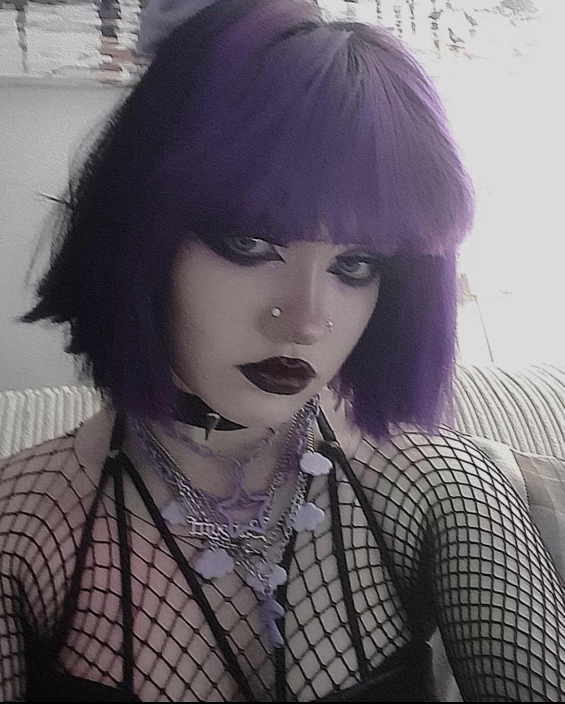 f 19 , boost my ego | Scrolller