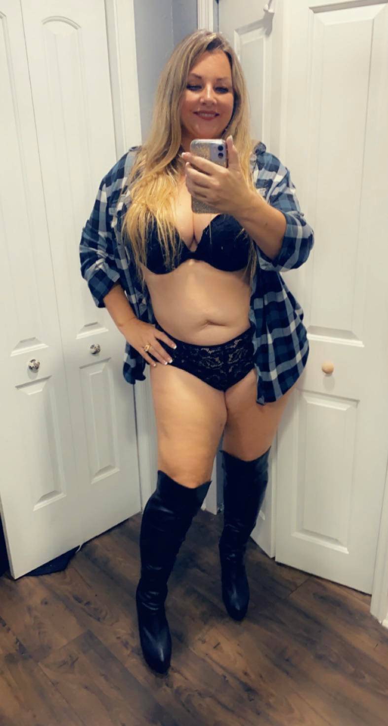 (F)50 wanna play with your hot GILF | Scrolller