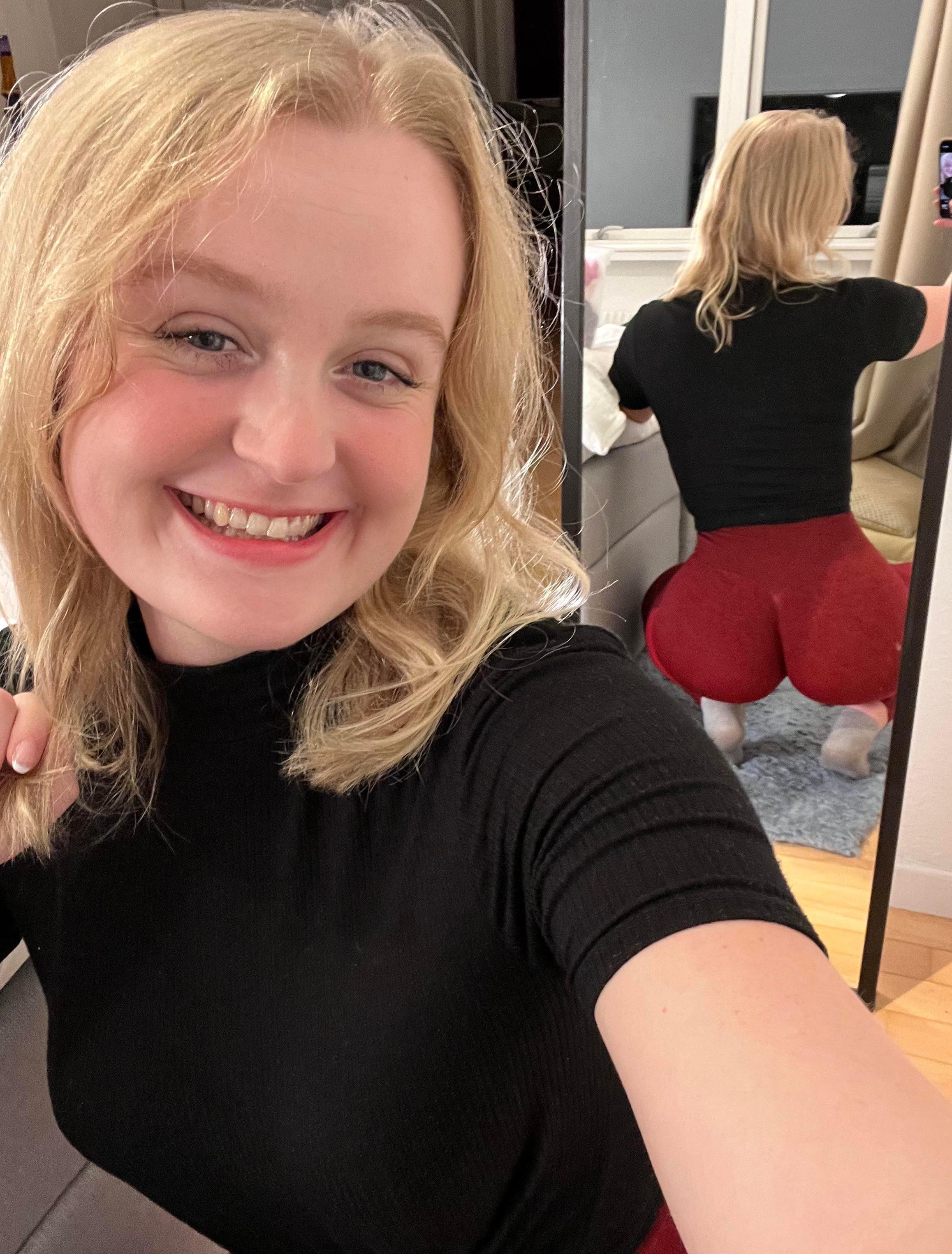 F22 having fun with the mirror | Scrolller