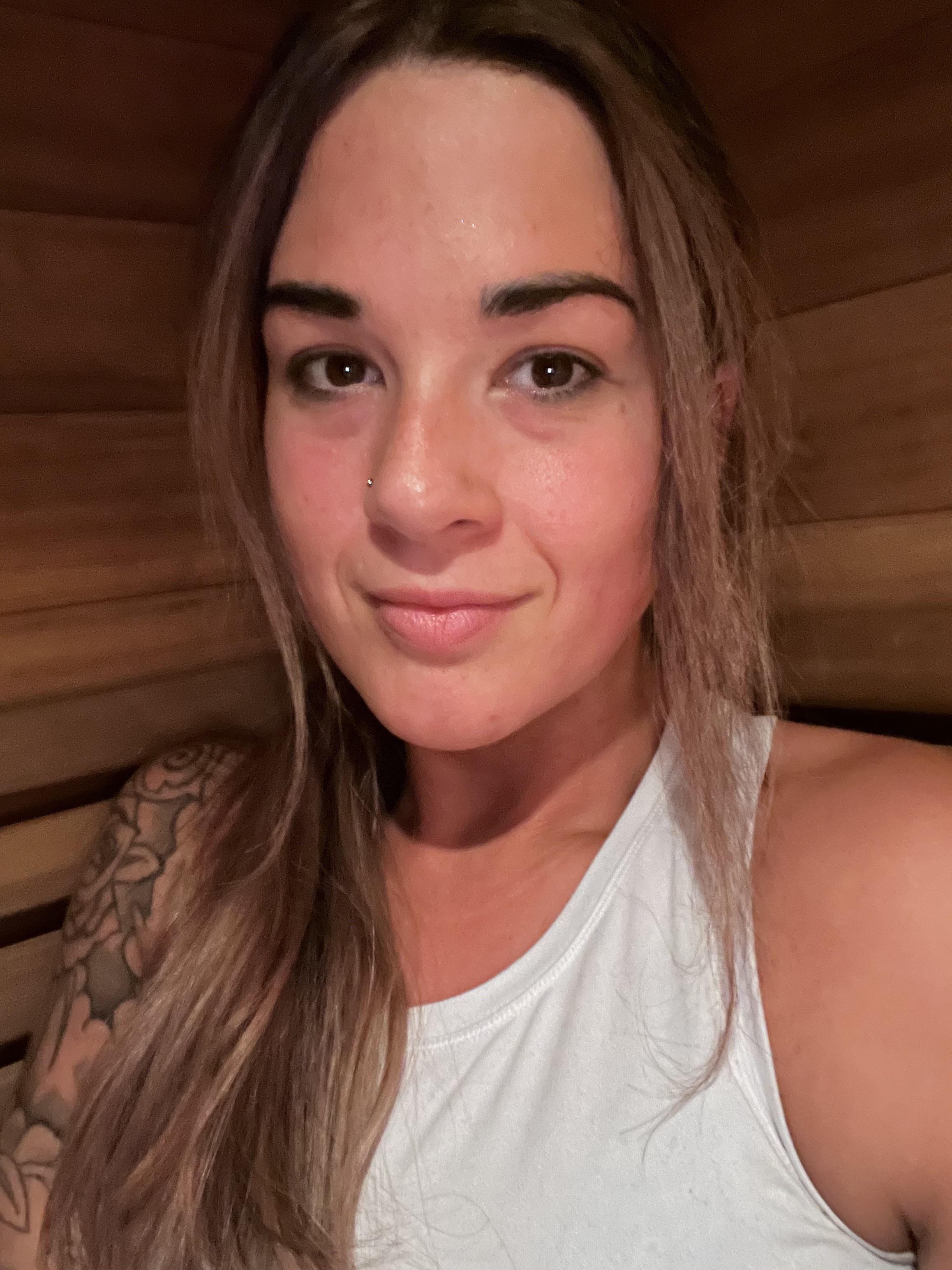 F33 no makeup | Scrolller