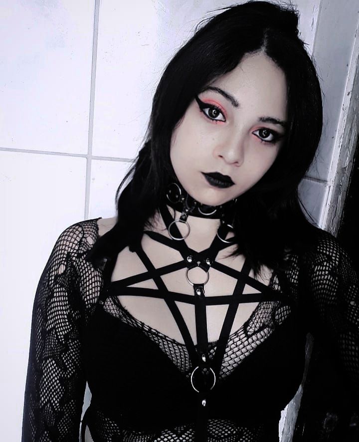 face reveal don't be too harsh | Scrolller