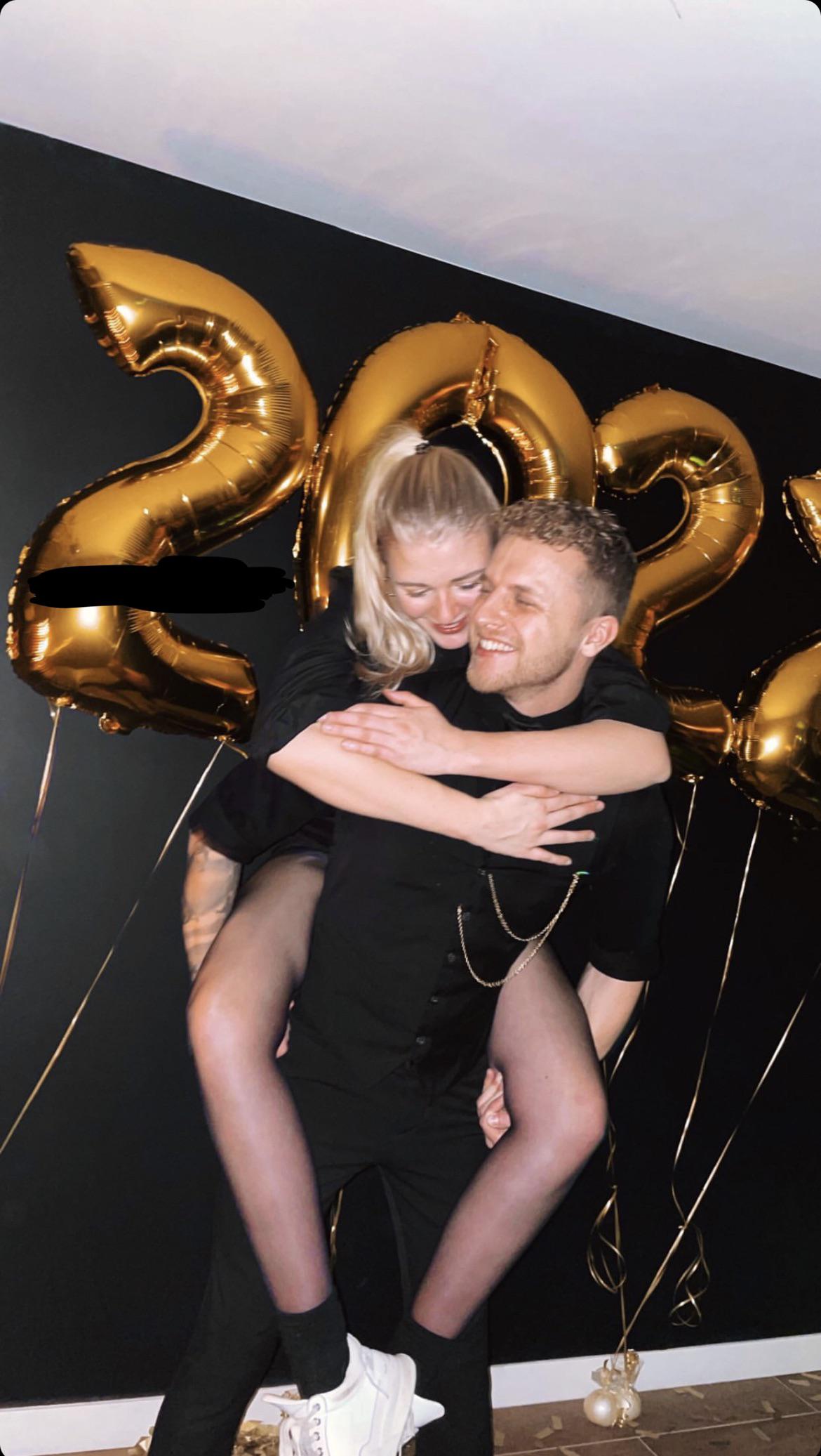 Fan submitted. Offering gf to bbc bulls. What would you like to see her do? | Scrolller