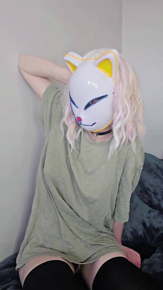 Feed me daddy | Scrolller