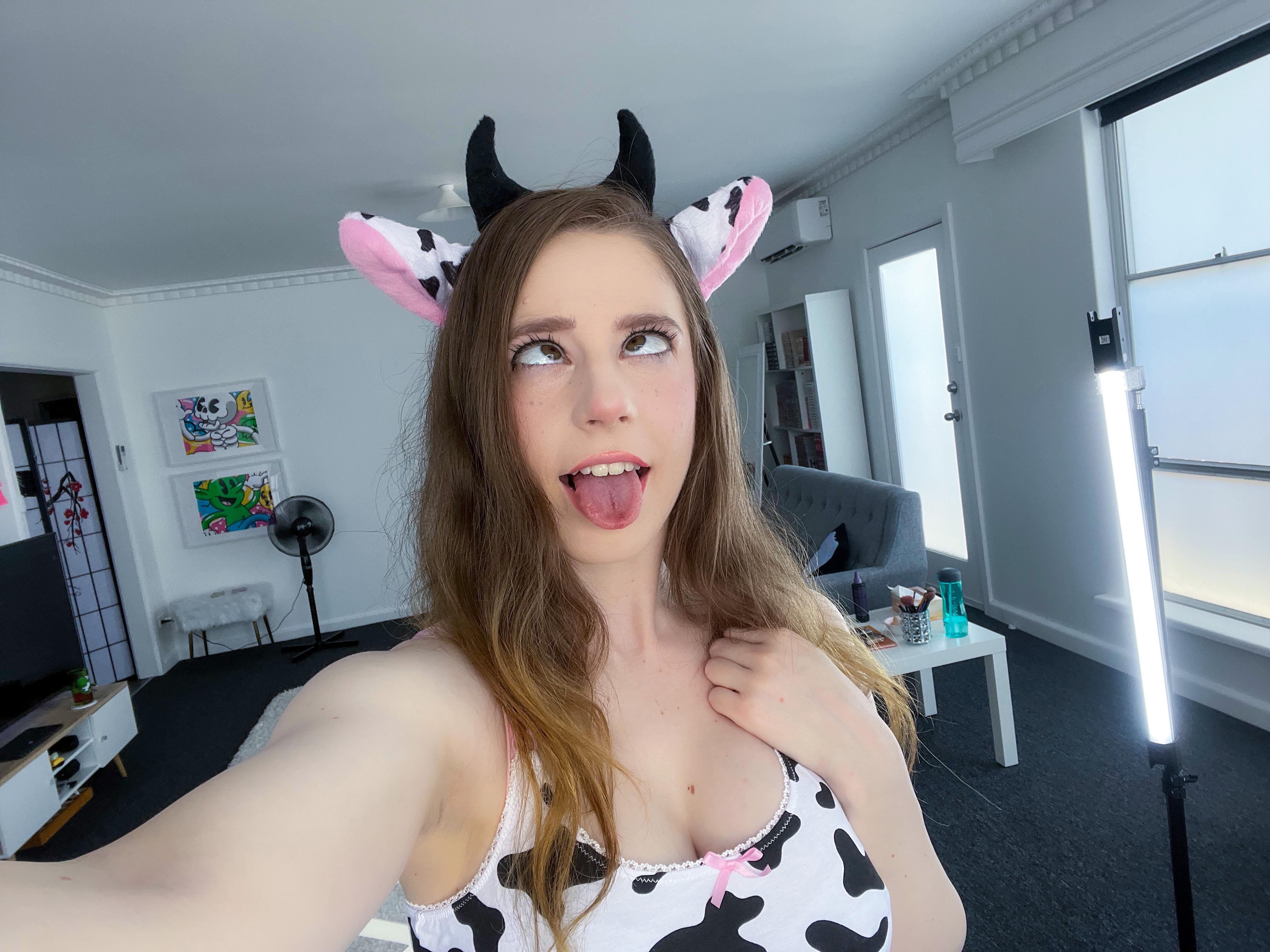 Feeling udderly adorable. Moooooo 🐮 | Scrolller