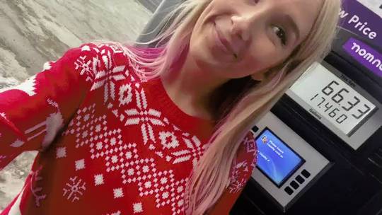 Fill Her Up | Scrolller