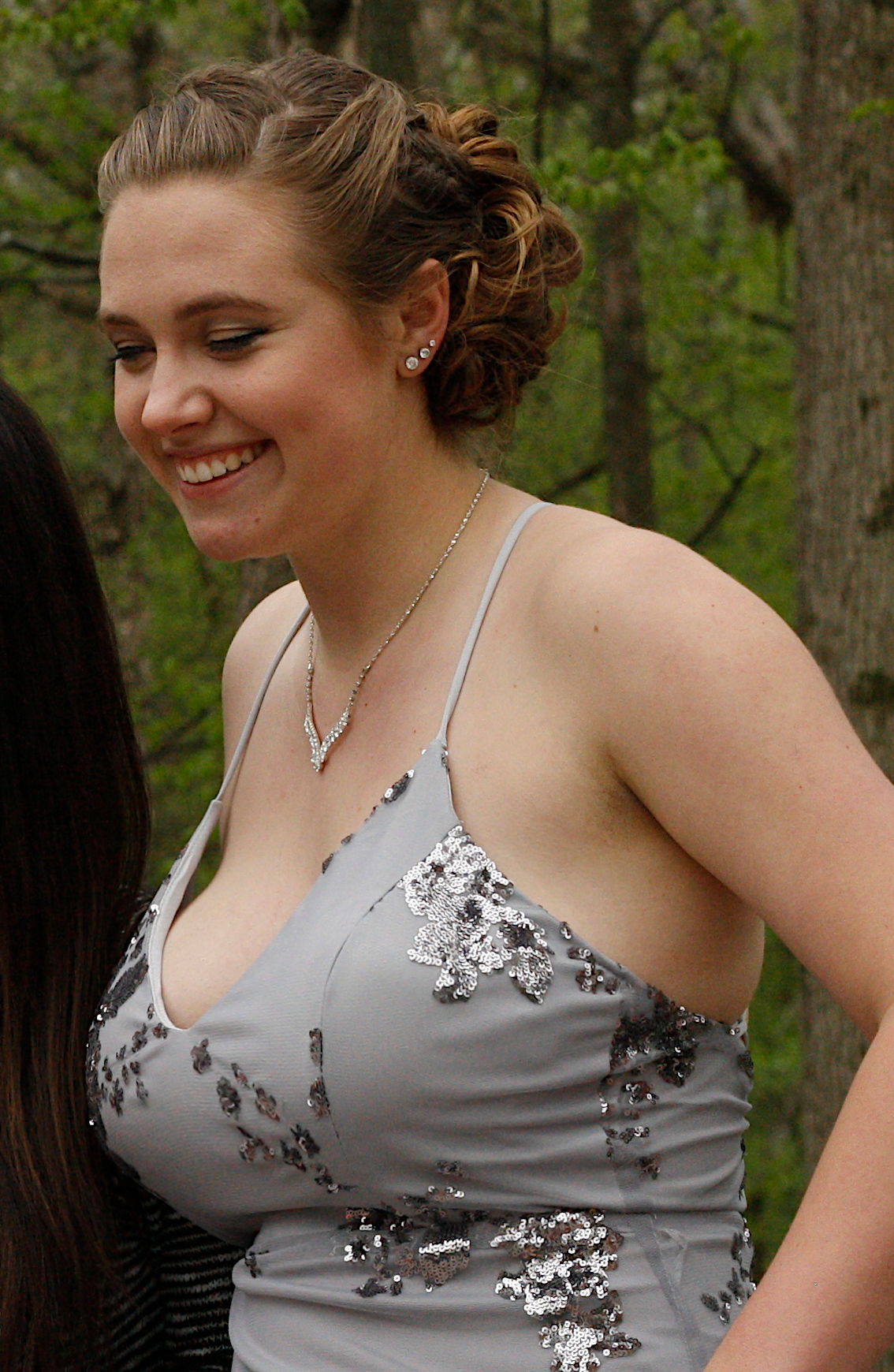 Filling her Dress so perfect | Scrolller