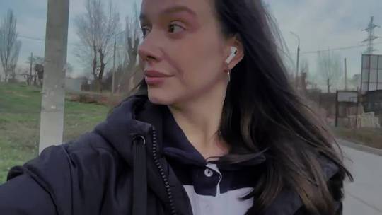 Your Next Door Girl Is Looking For New Fuckbuddy Any Volunteers Scrolller