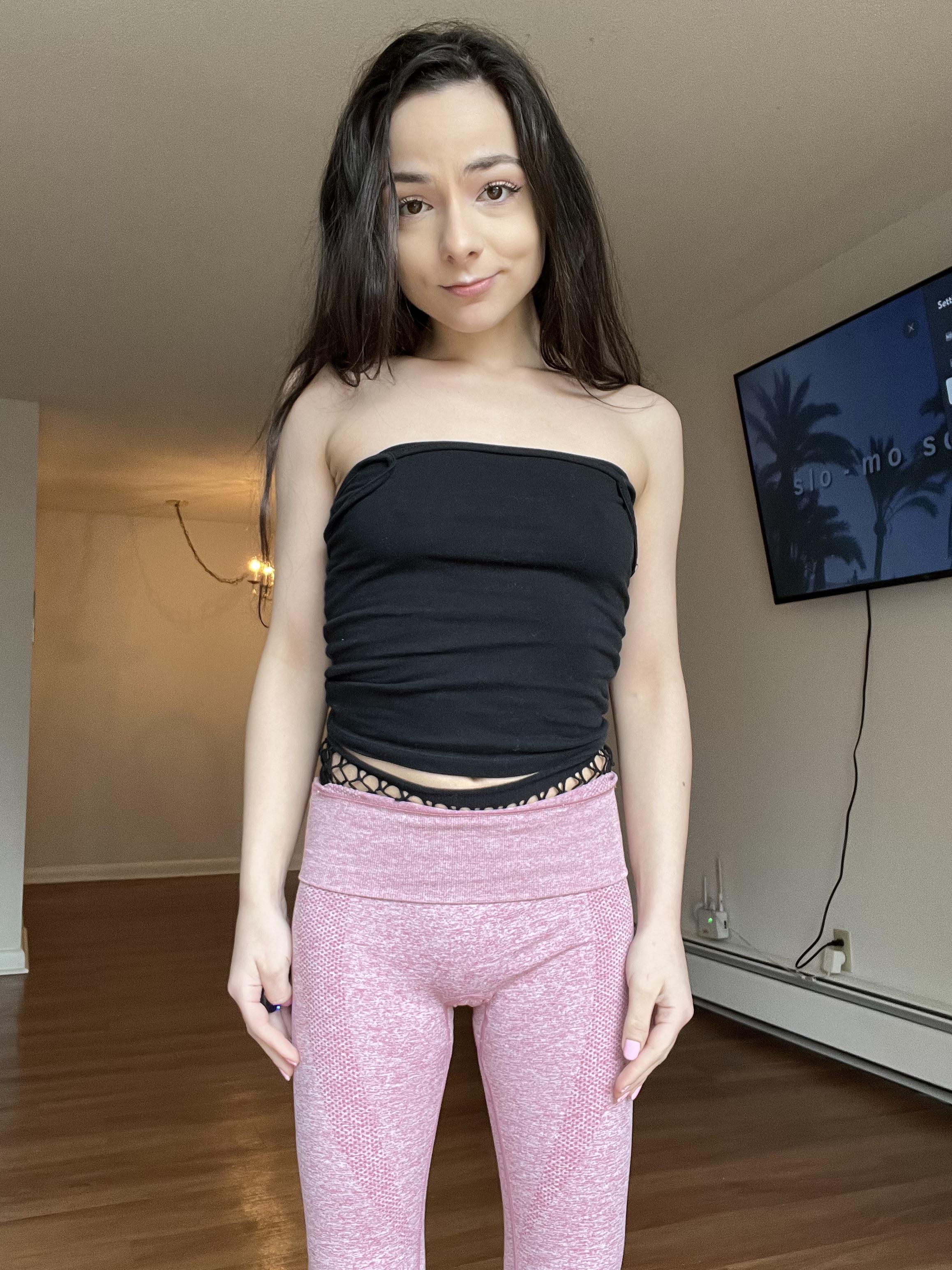 first impression ..? 🤔 | Scrolller