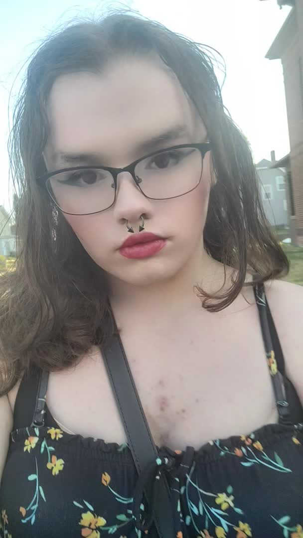 First time on a walk while all dressed up😋 | Scrolller