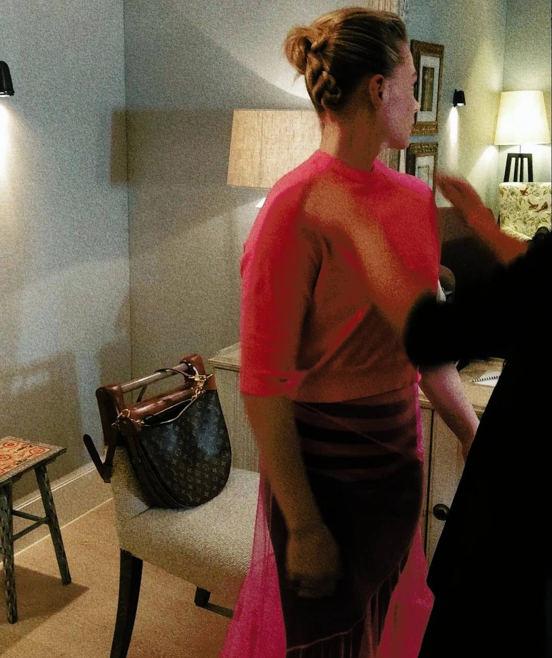 Fitting Room | Scrolller