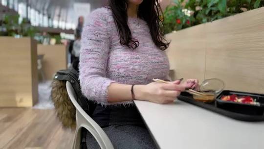 Flashing at the mall [gif] | Scrolller