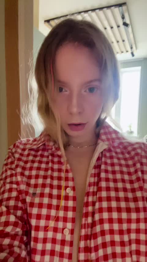 Flashing my tight hole | Scrolller