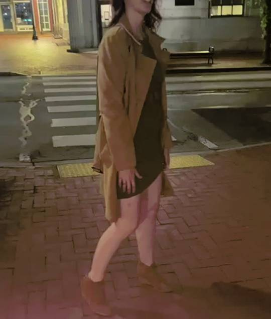 Flashing out after dinner | Scrolller