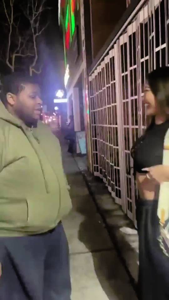 Flashing strangers | Scrolller