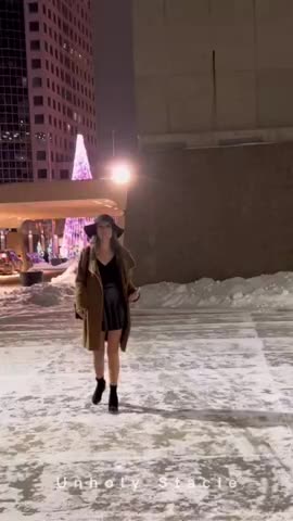 Flashing turns me on 👅 | Scrolller