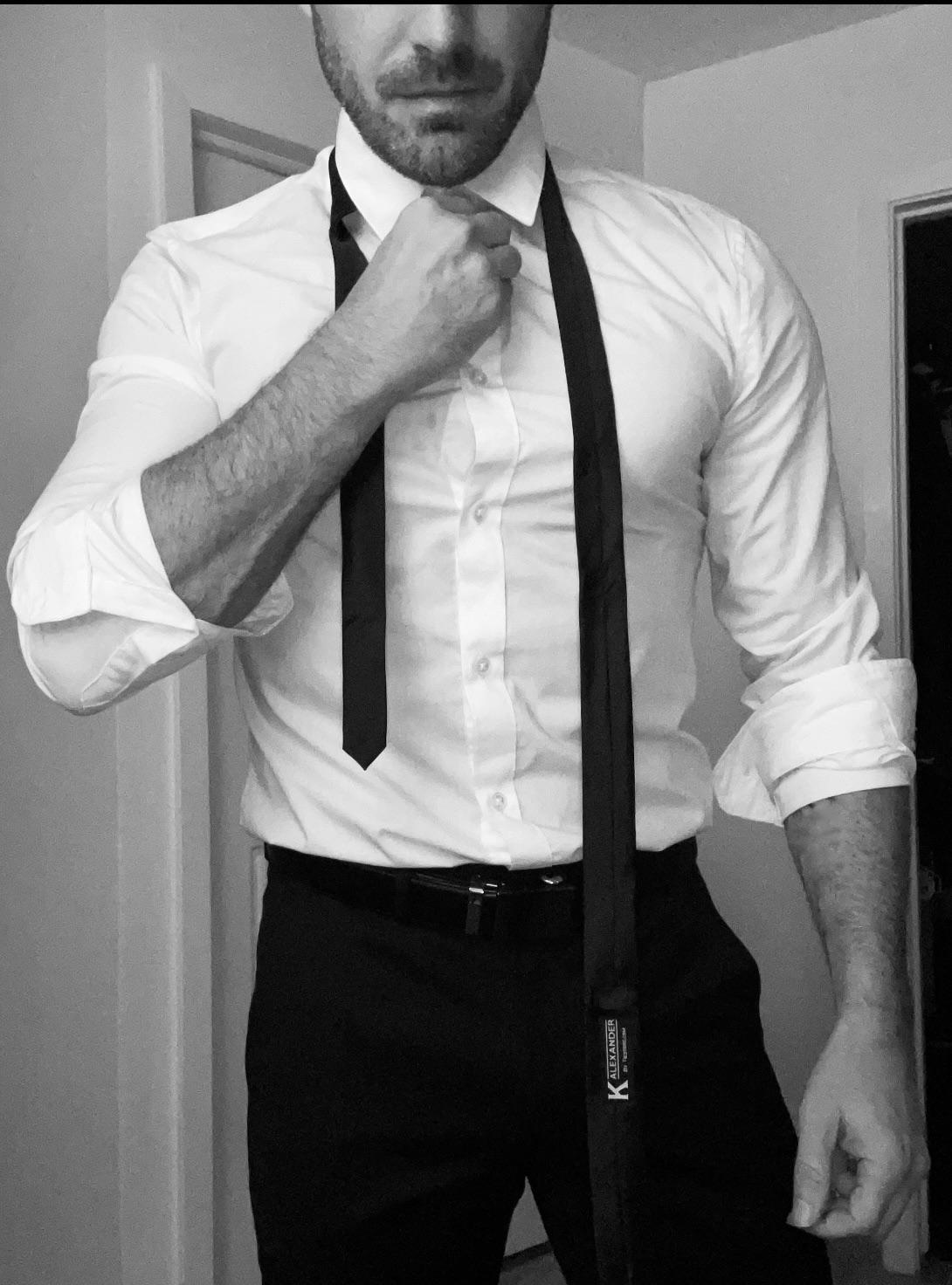 Formal forearm | Scrolller