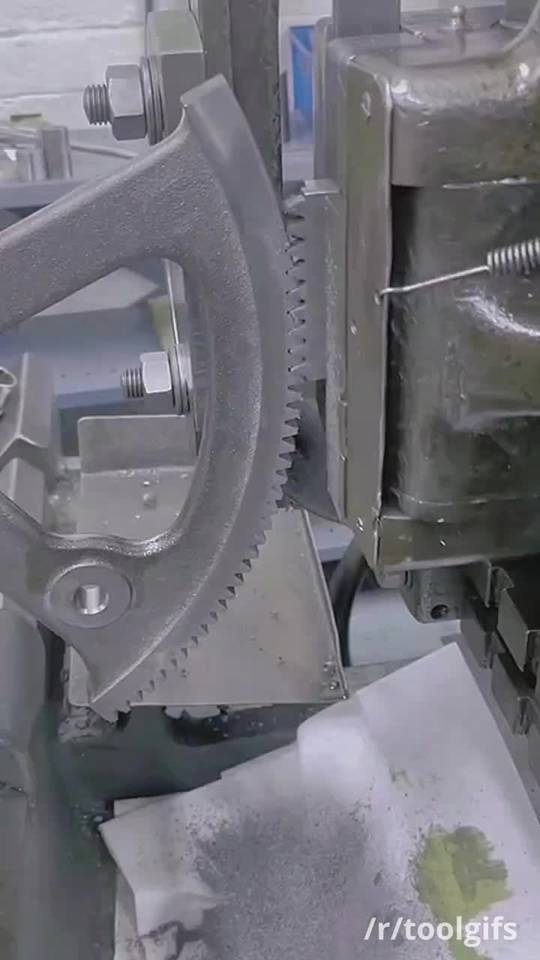 Forming gear teeth | Scrolller