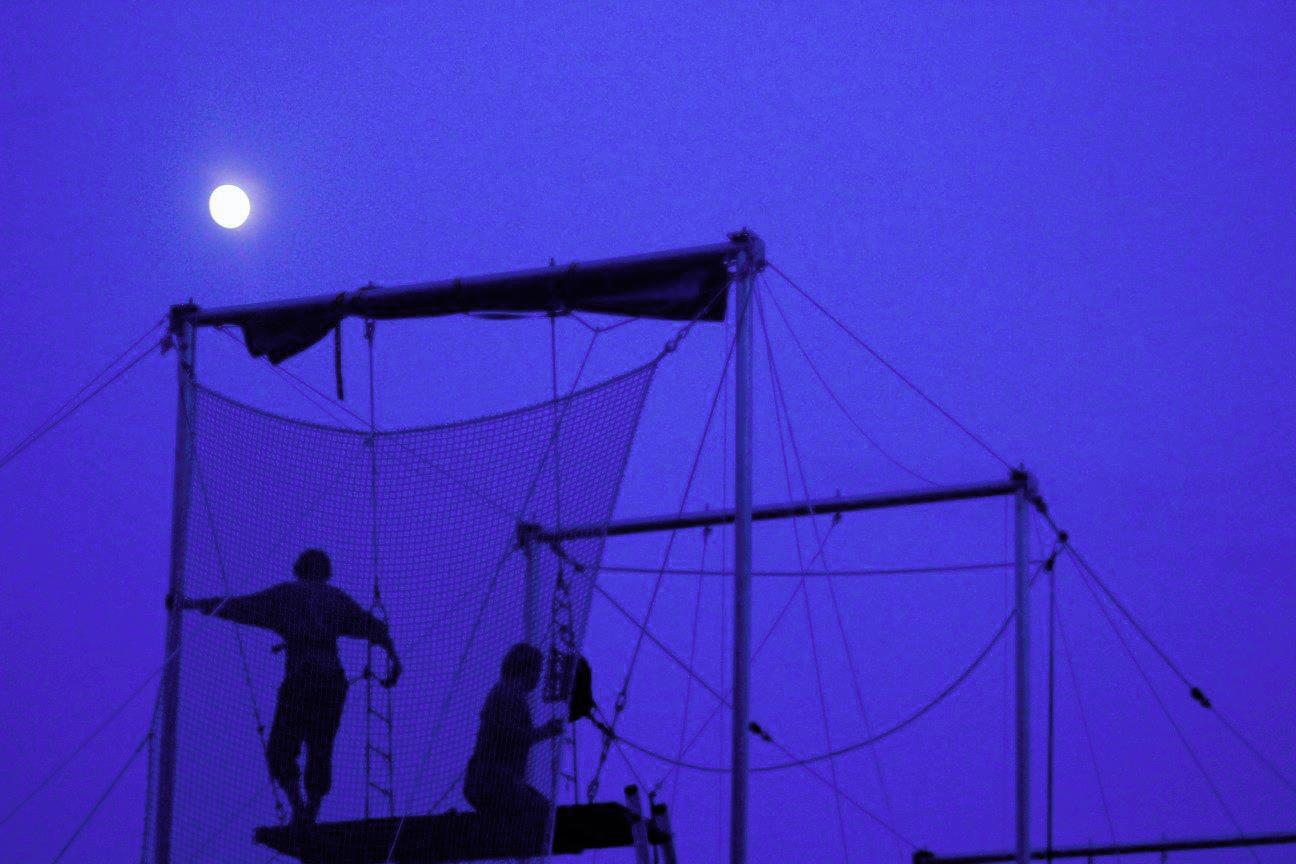 Full Moon Flying Scrolller