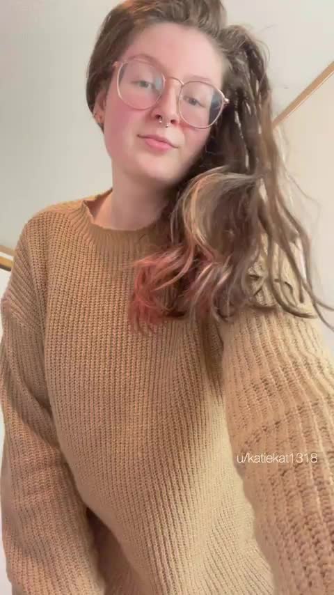 Fuzzy mound & soft thighs | Scrolller