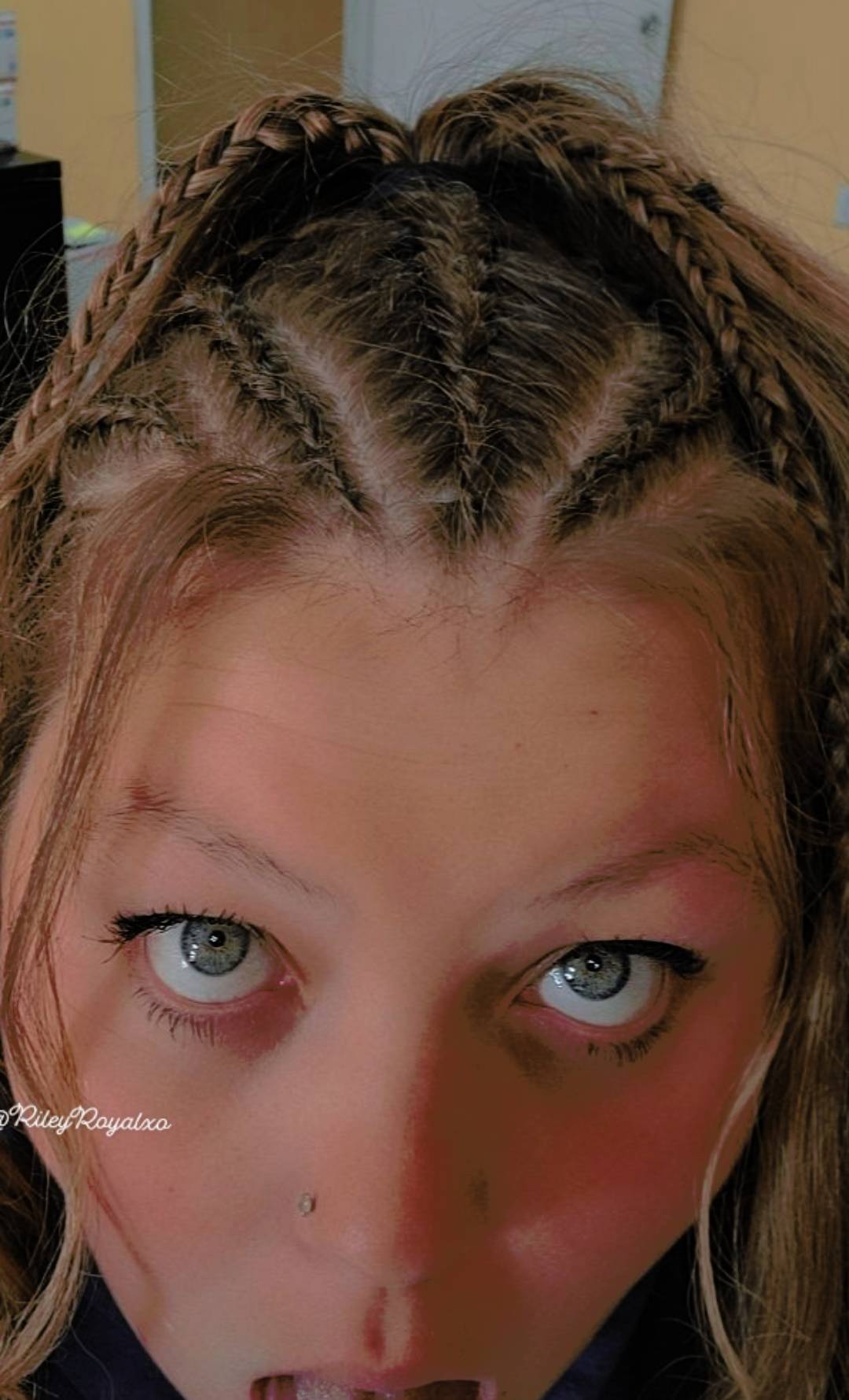 Get lost in my blue eyes while I give you the best bj of your life? 😏 | Scrolller