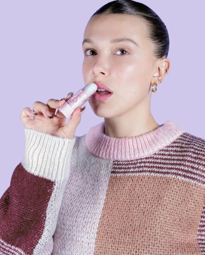 getting her lips ready 💋 | Scrolller