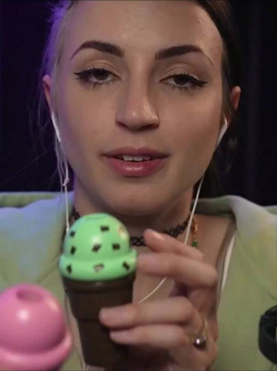 Gibi with some interesting props... | Scrolller