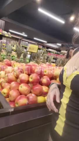 [GIF] Flashing (again) at my favorite grocery store | Scrolller