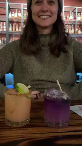 [GIF] Quick bar flash, definitely caught 😅 | Scrolller