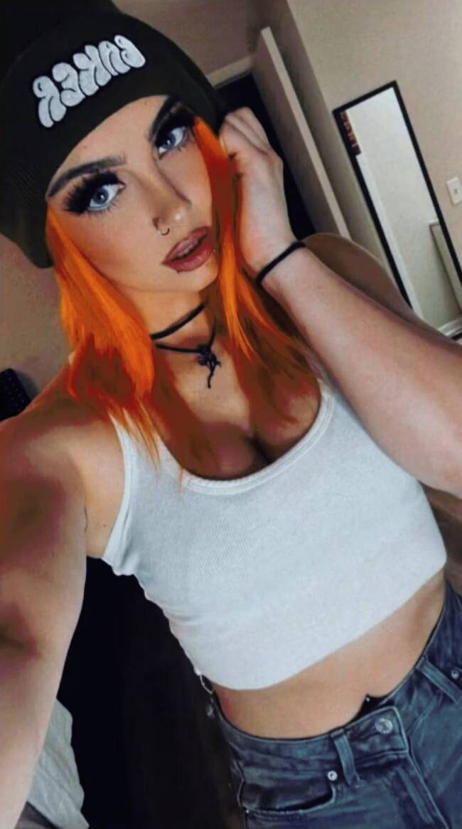 Gigi Dolin | Scrolller