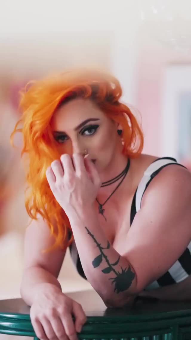 Gigi Dolin | Scrolller