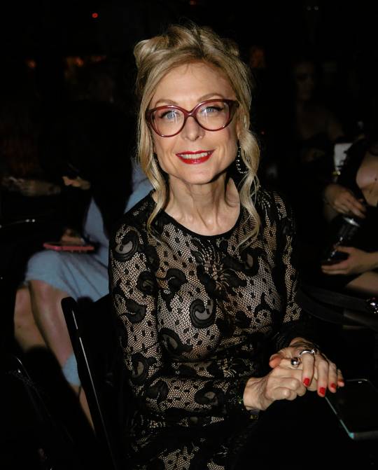 Glamorous gilf Nina | Scrolller