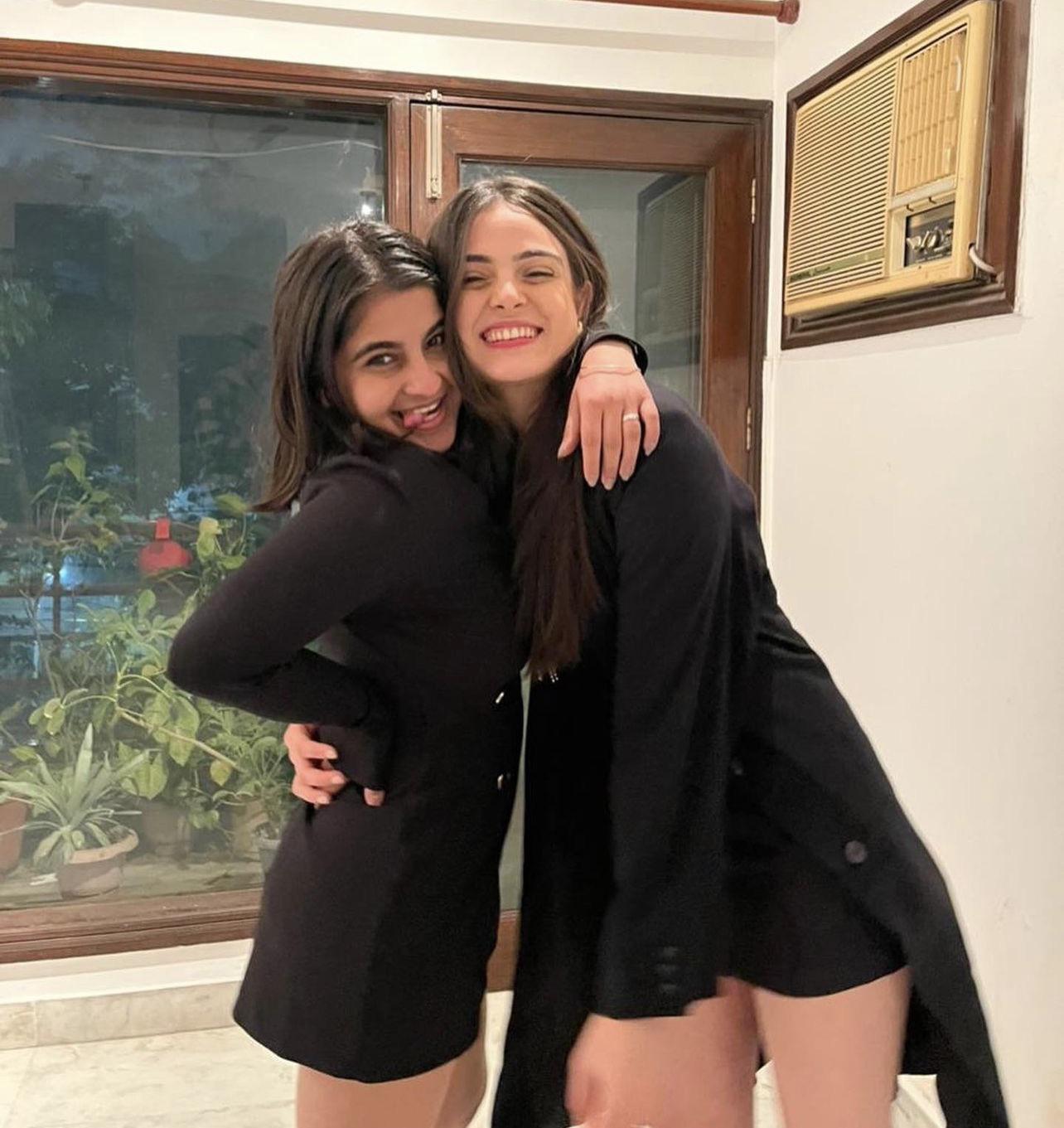 Go on then, left or right? | Scrolller