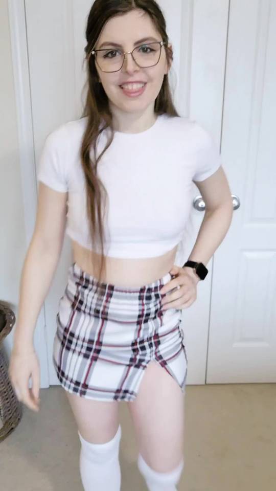 going braless today | Scrolller