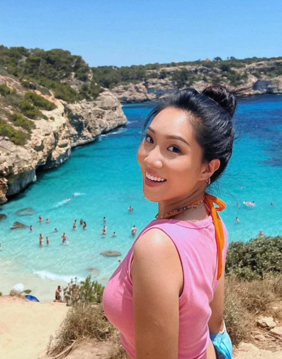 Going for a dip 🤿 | Scrolller