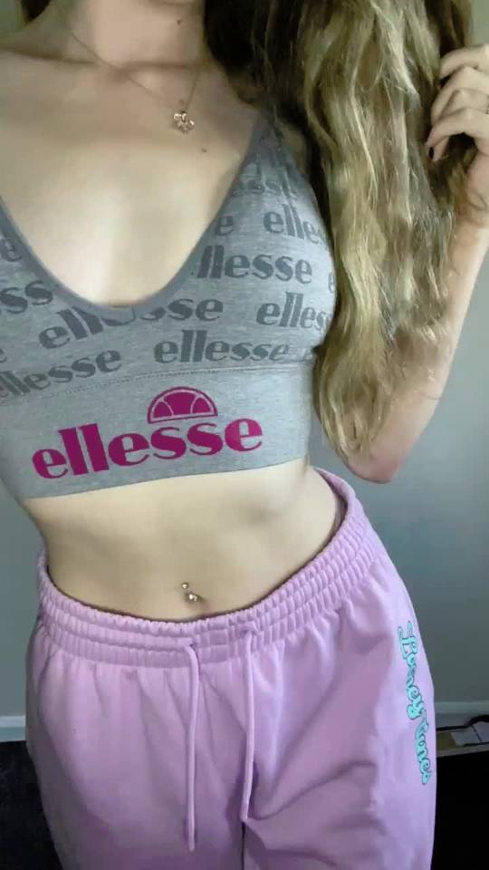 Grab or Smack 🧐 | Scrolller