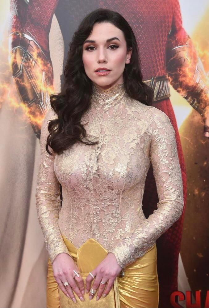 Grace Caroline Currey | Scrolller